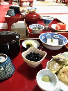 Central Japan: 7 Colorful & Stunning Design Themes - Ochre & Beige